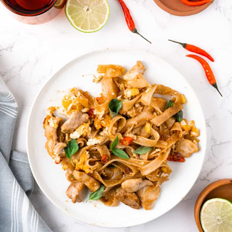 Healthy Chicken Pad Kee Mao Recipe - Fitsian Food Life